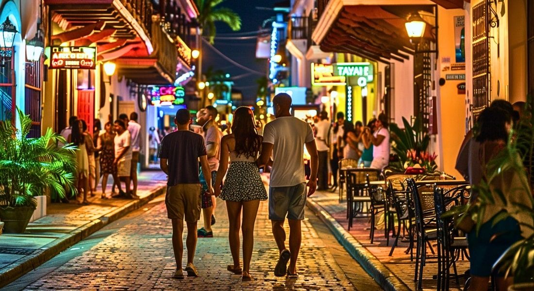 Casco Antiguo: Offers Night Life Experience